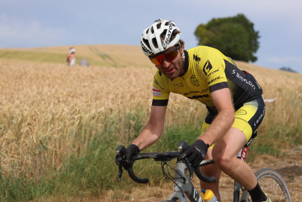 Tobias Sindlinger beißt sich durch: 98. Platz bei den UCI Gravel World ...